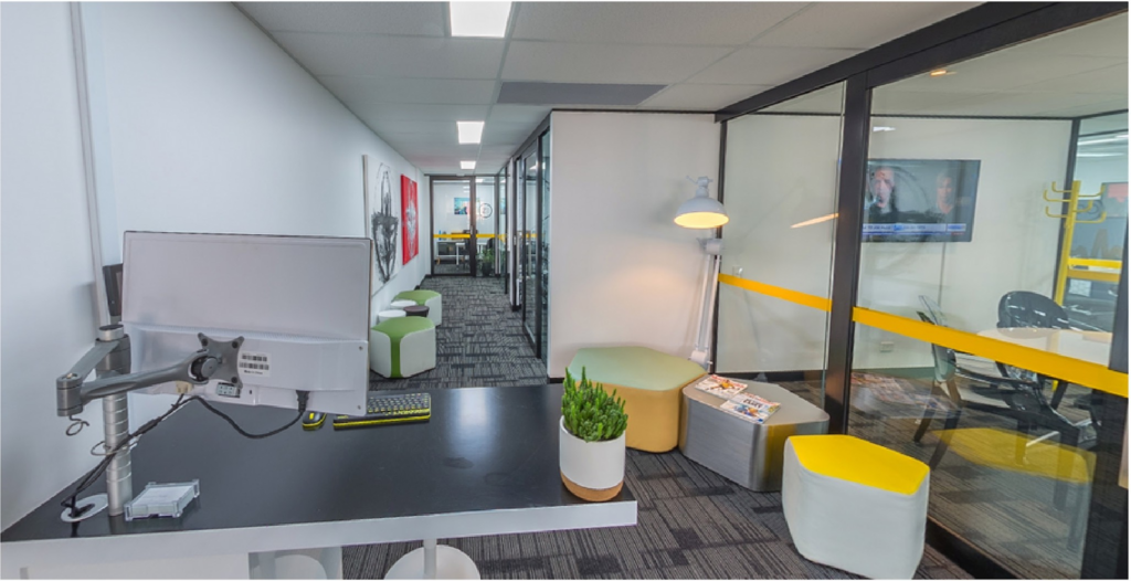 Advantages of Adopting a Hybrid Work Model